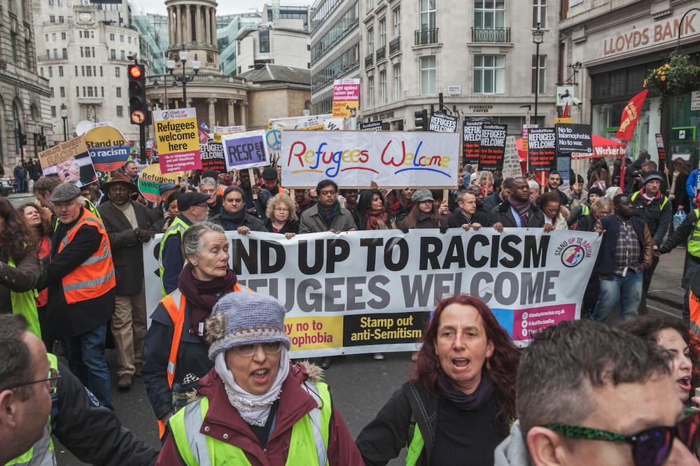 Smoke Flares and Scuffles: When a Pro-Refugee March Meets its Far-Right ...